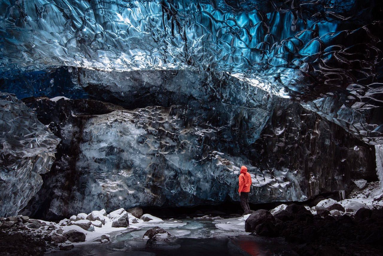 What is Spelunking? Complete Guide - Hikeandbackpack
